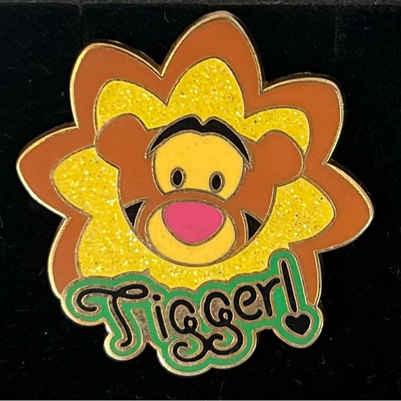 Disney | Accessories | Disney Cute Characters Mystery Tin Tigger Pin Le ...
